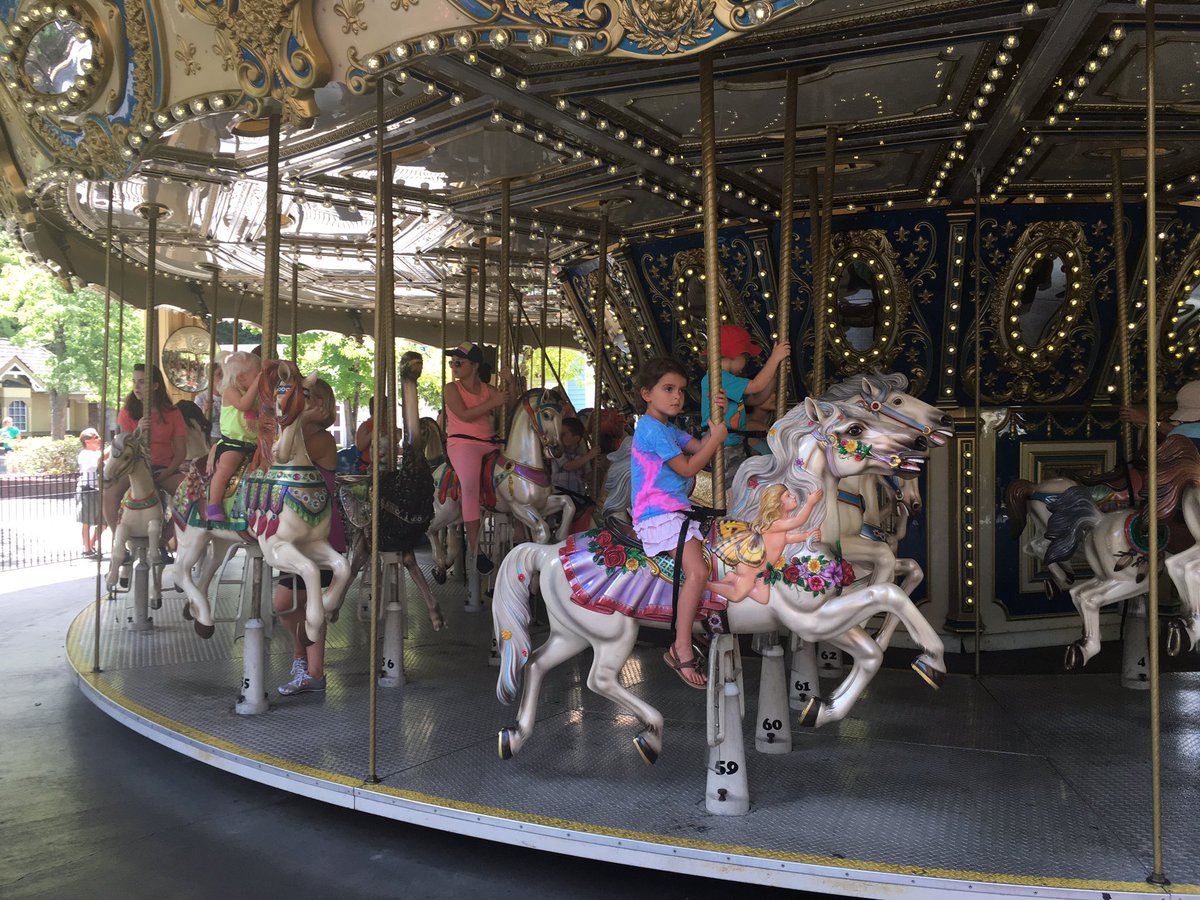 Dollywood - USA 2016 - Robb & Elissa Traveling Around Riding Stuff